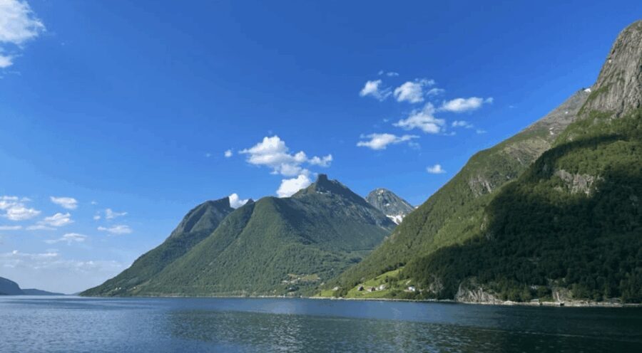 Hjørundfjord Fjord Cruise Afternoon Øye-Ålesund one way