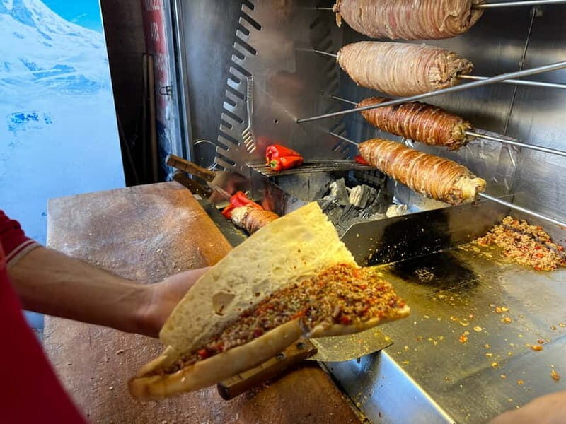 Istanbul: Guided Food Tour with Ferry Ride and Tastings