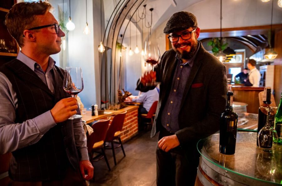 Krakow: Guided Wine Bar Tour with Tastings and Snacks