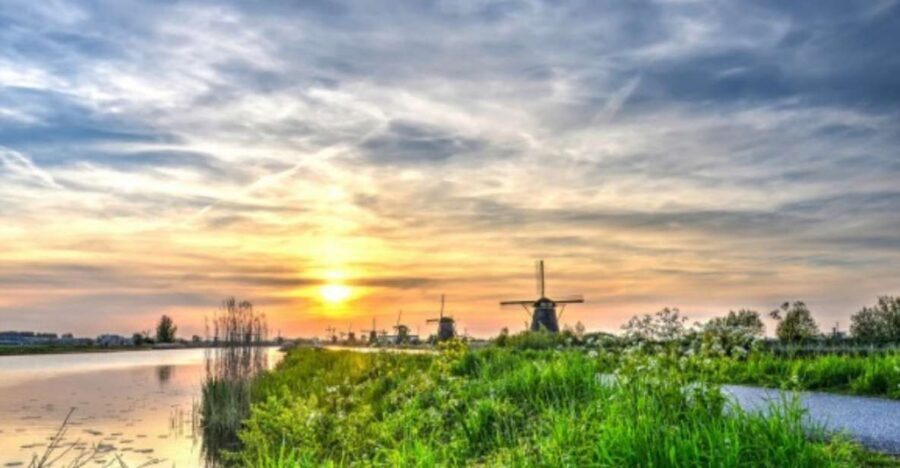 Leiden: Windmill and Countryside Cruise near Keukenhof