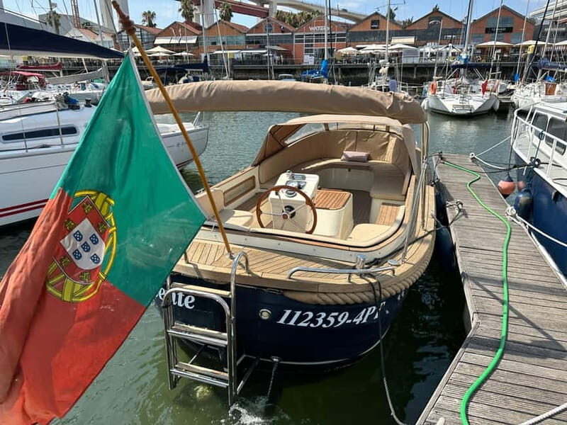 Lisbon: New Year's Eve Private Boat with Open Bar - A Closer Look at the Experience