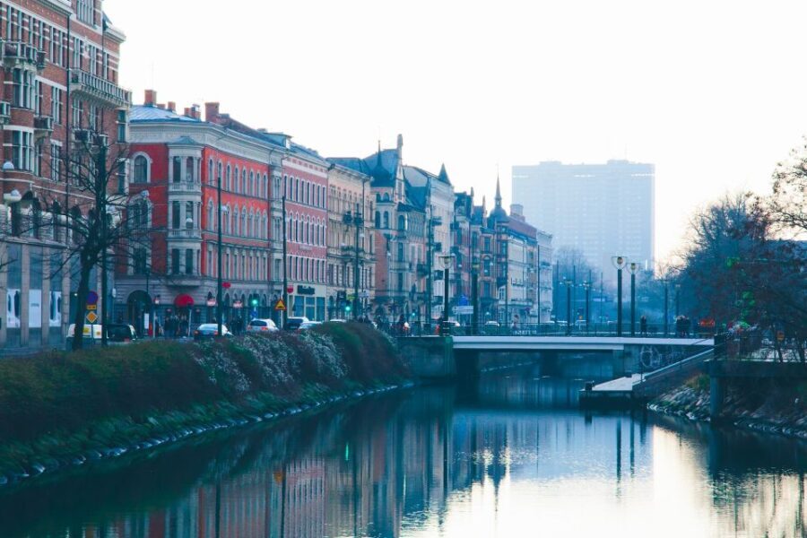 Malmö: Express Walk with a Local in 60 minutes