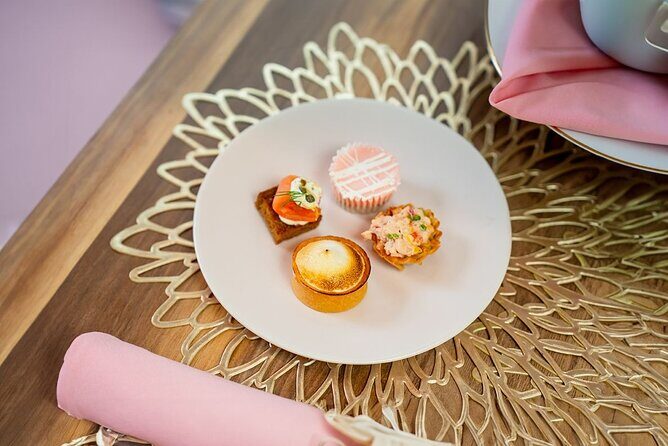 Mobile Tea Room Experience in New York - Overview of the Experience