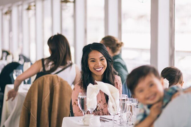 Mother's Day Premier Plus Afternoon Brunch on the Chicago River - Who Should Consider This Cruise?