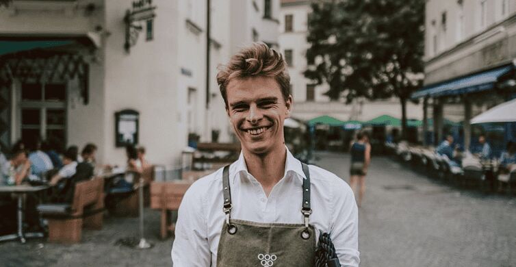 Munich: Romantic Wine Experience for Two at Viktualienmarkt