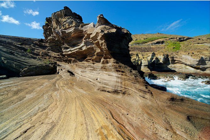 OAHU VOLCANO AND BEACHES - Tour in Spanish - Visiting the Opulent Residences and Legendary Beaches