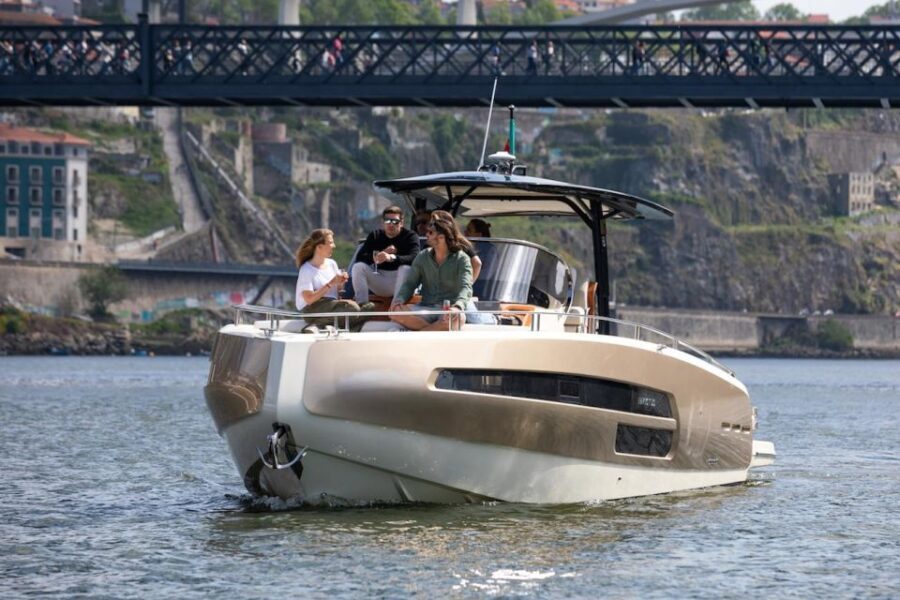 Porto: 2h Private Luxury Yacht in the Douro