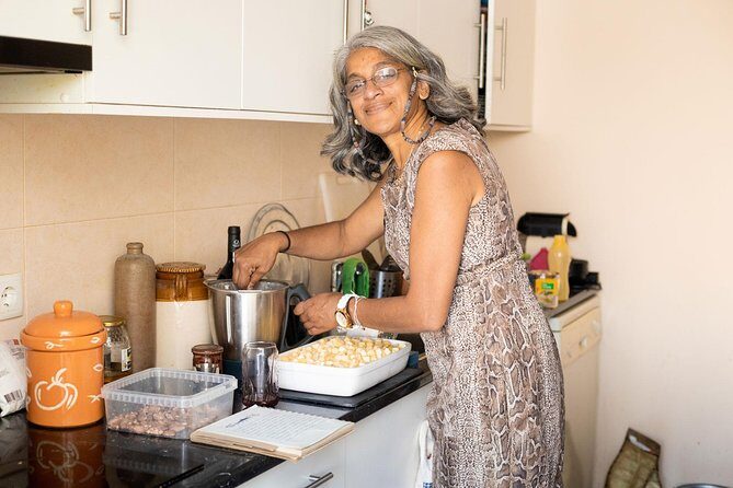 Portuguese Home Dining Experience in Lisbon with a Local, Paula