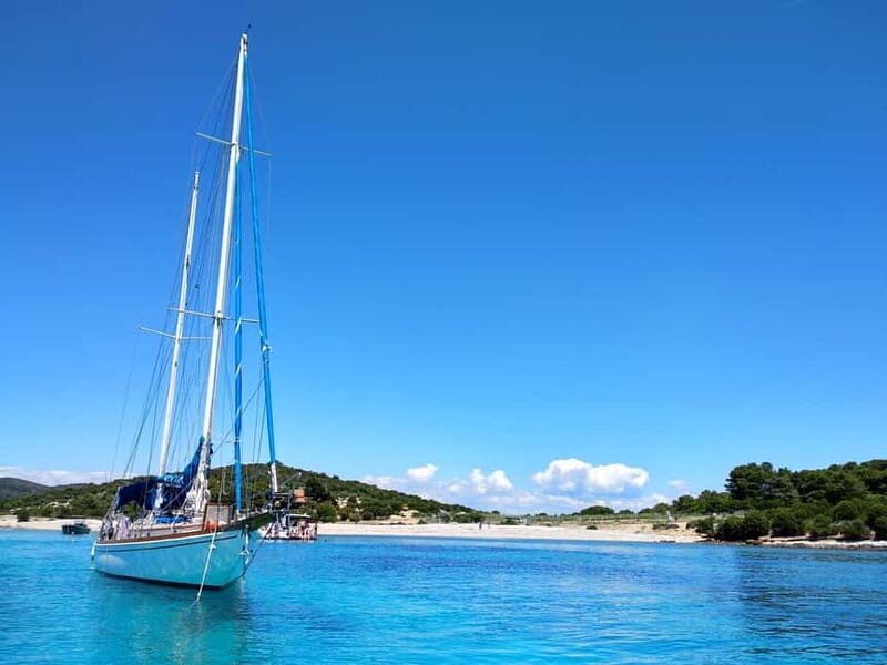 Private Boat Tour From Hvar: Vis Island, Green & Blue Cave