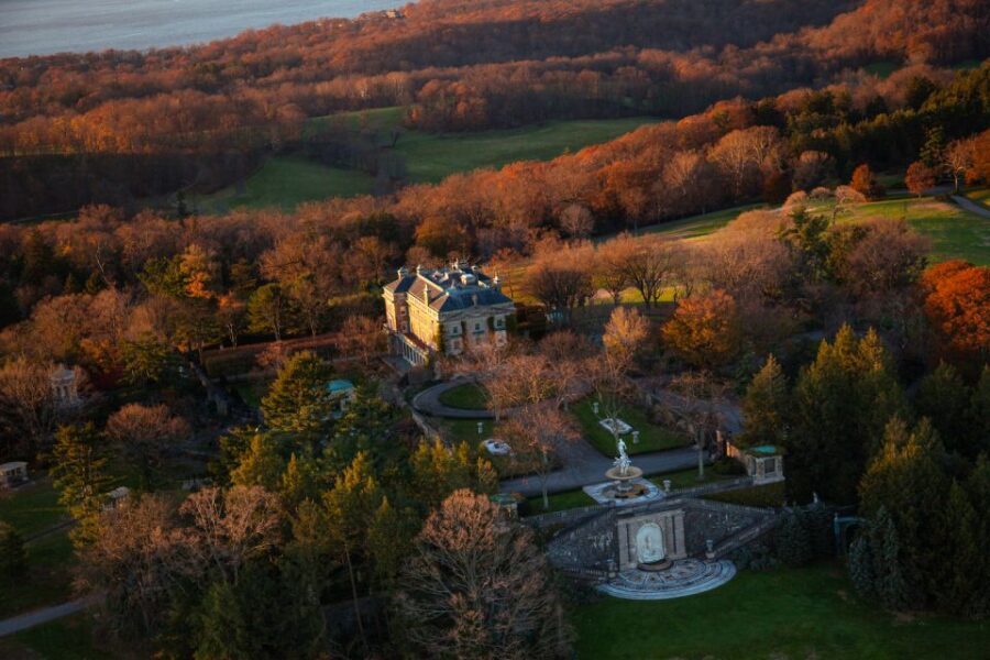 Private Fall Foliage Helicopter Tour of the Hudson Valley - The Landmarks from the Sky