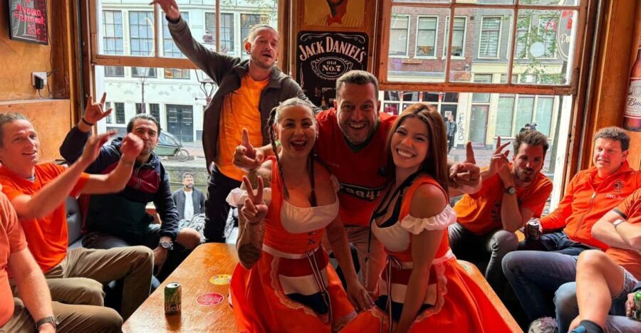 Private Red Light Tour City Center with Beer Maid Guide - What We Like and What to Watch Out For