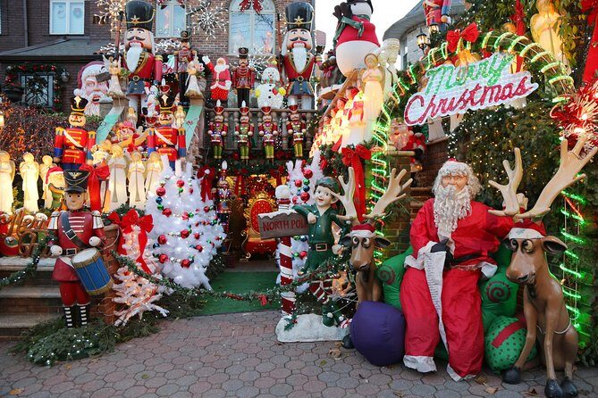 Private Tour: Explore the festivities in Dyker Heights, Brooklyn - The Value of a Private, Local-Led Experience