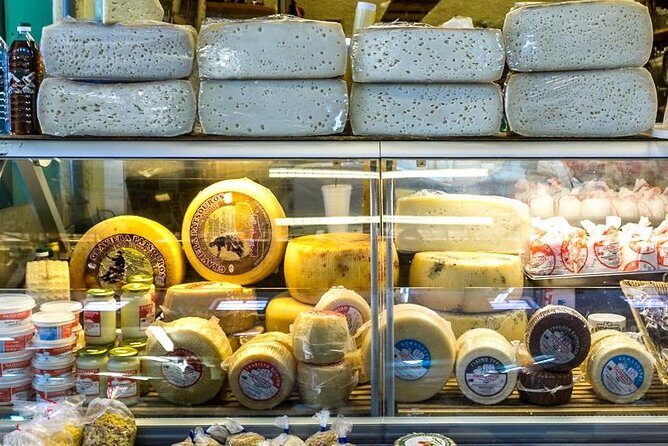 PRIVATE Walking Tour with Lunch and Wine Tasting by a Sommelier