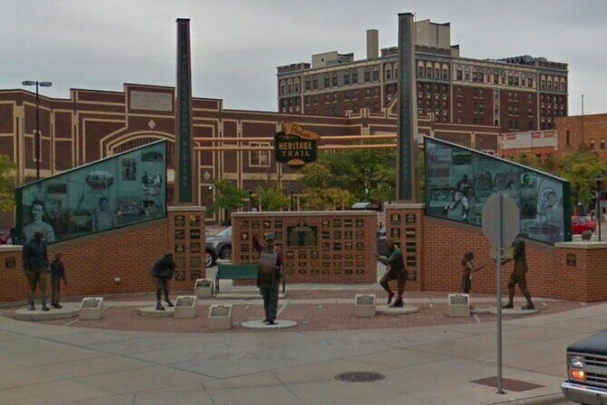 Self-Guided Green Bay Scavenger Hunt: Victory In Titletown - The Itinerary: Breaking Down the Experience