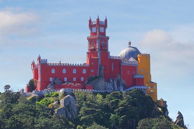 Sintra Full Day Private Tour with All Tickets Included - Strolling through Sintra’s Historic Center