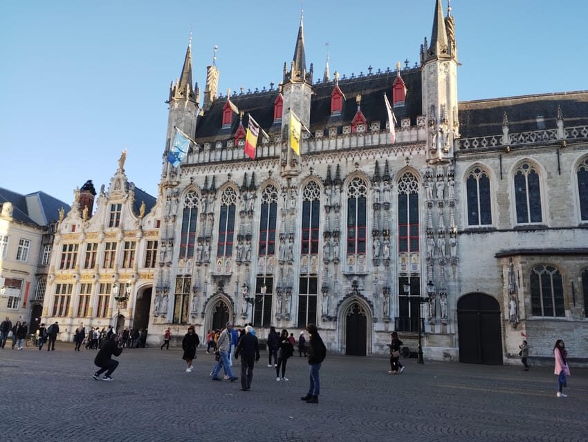 Small Group Walking Tour in Bruges - City and Beyond