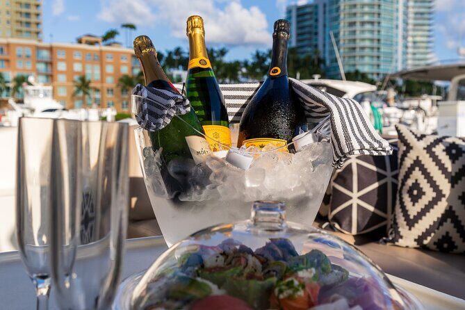 South Beach Miami BACHELORETTE Boat Day! - What Makes This Yacht Day Special?