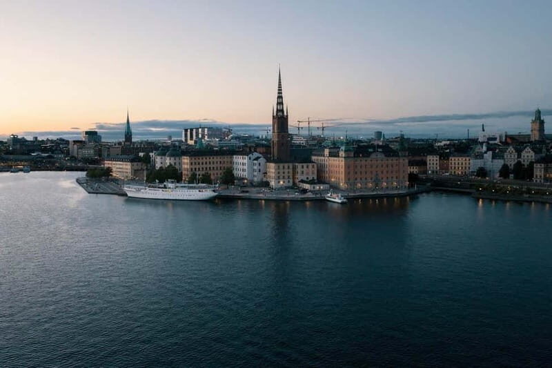 Stockholm: Highlights Guided Walking Tour - The Experience in Detail
