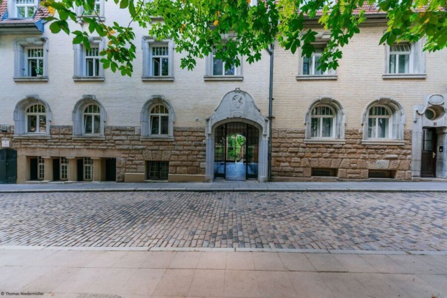 Stuttgart: Bean District Walking Tour with Swabian Food