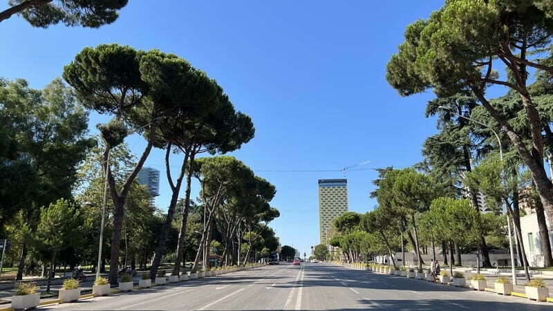 Tirana: Express Walking Tour with a Guide
