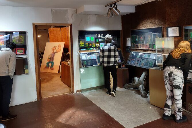 Tour of Dr. Laser's Holographic Studios and Laser Lab - The Itinerary in Detail