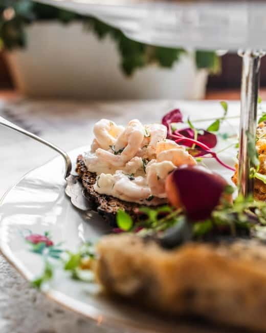 Turku: Afternoon Tea and Guided Walking and Boating Tour