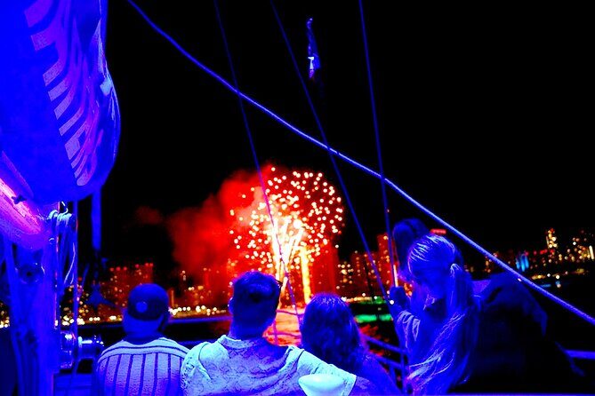 Waikiki Friday Firework Catamaran Tour - The Experiences Strengths: Views, Atmosphere, and Value