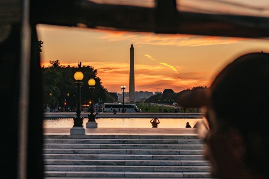 Washington DC: Monuments by Moonlight Nighttime Trolley Tour - What Reviewers Say