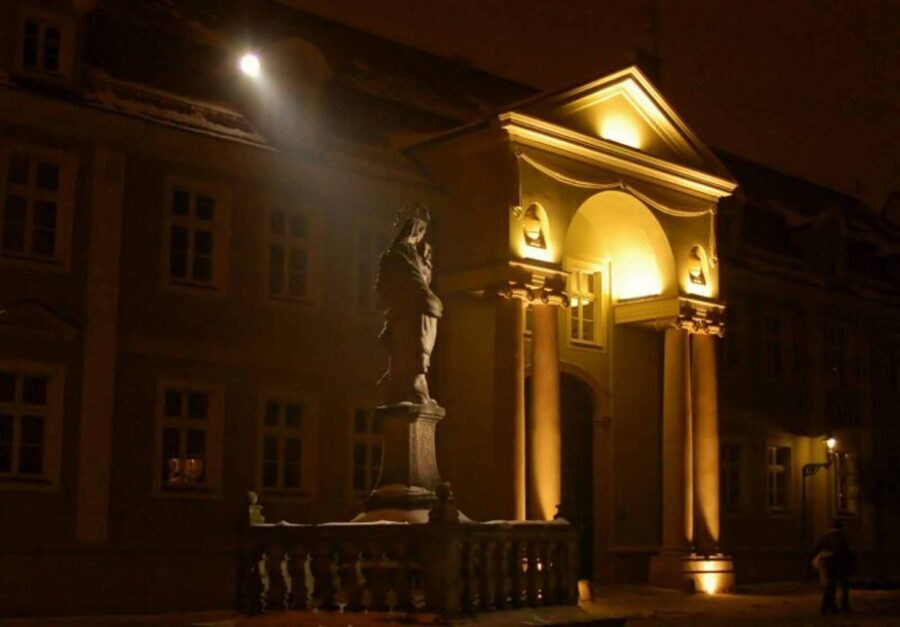 Wroclaw: 2-Hour Mysterious Walking Night Tour