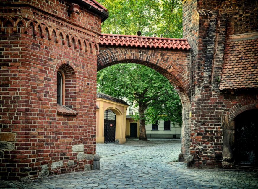 Wroclaw: Secrets of Wroclaw Walking Tour (2 hours)
