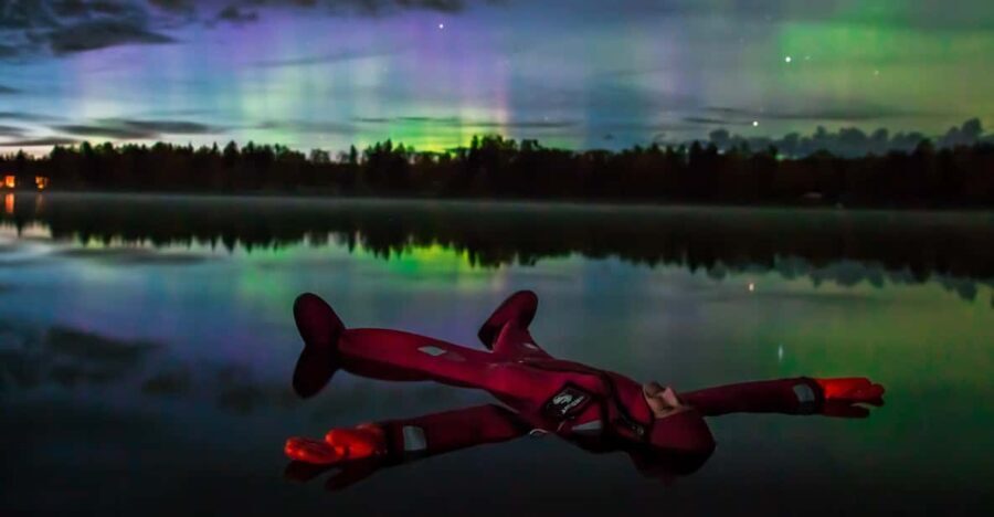 Ylläs: Northern Lights Ice-Floating Experience with Transfer