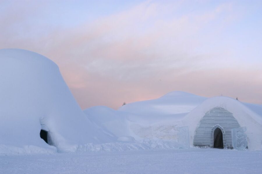 Ylläs: Snowmobile Tour to Arctic Snow Village & Snack