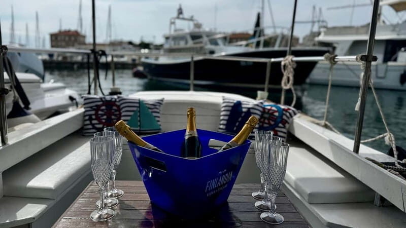 Zadar: Sunset boat tour with champagne