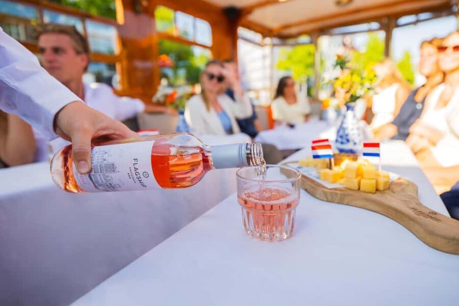 Amsterdam: Classic Boat Cruise with Optional Cheese & Wine