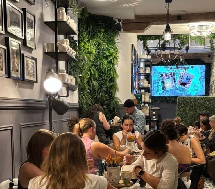Bilbao: Paint on ceramics at the city's only ceramicafé