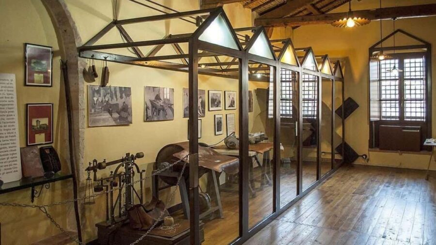 Bosa: visit to the Tannery Museum with Malvasia wine tasting
