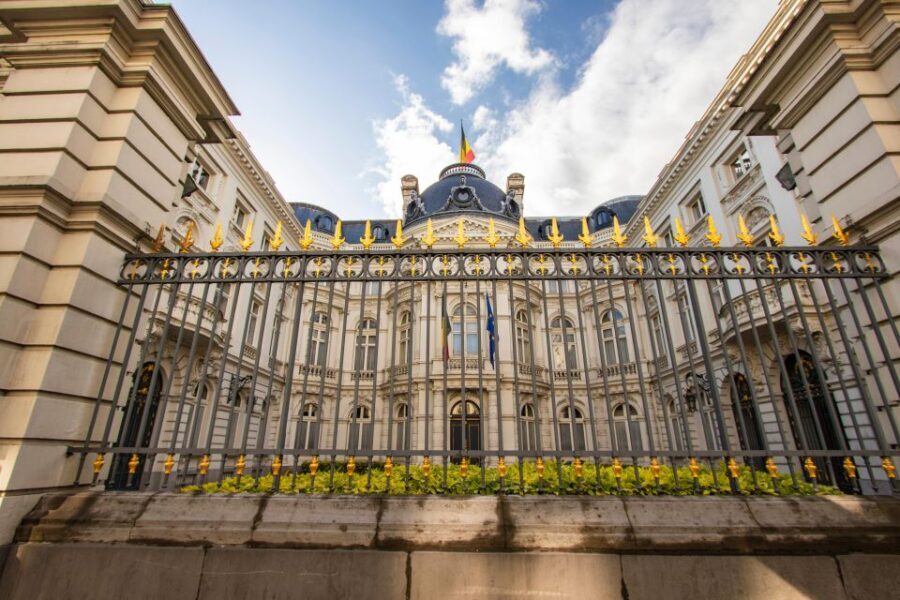 Brussels: Private Exclusive History Tour with a Local