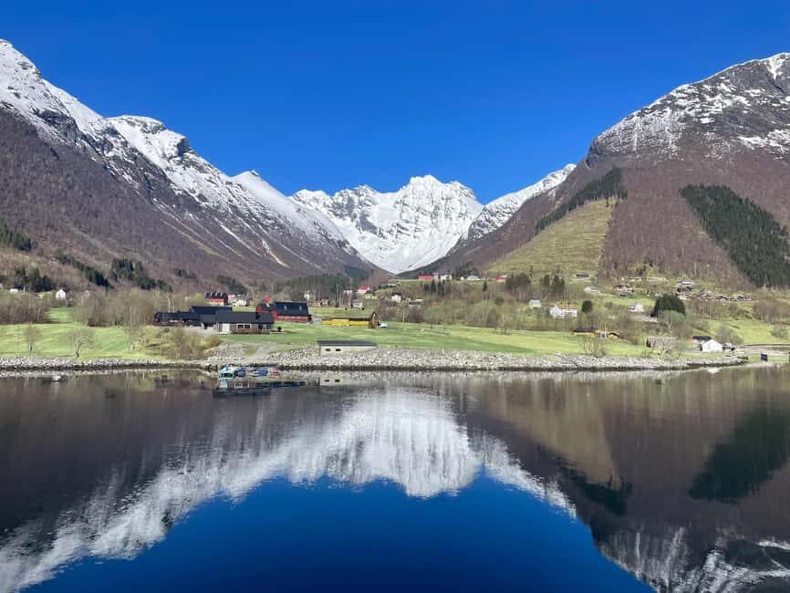 Fjord Tour Round Trip from Ålesund