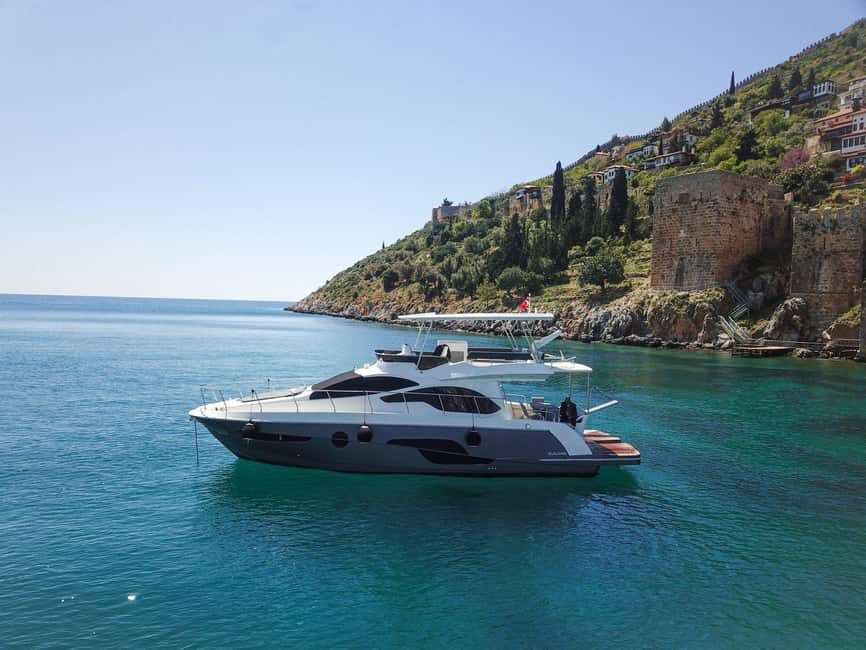 Gazipaa: Full-Day Boat Tour with Lunch and Swim Stops