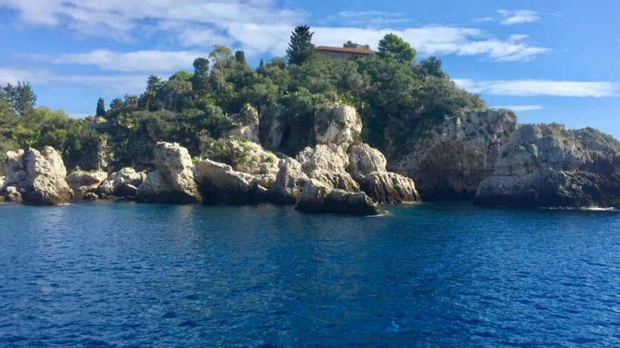 Giardini-Naxos: Sunset Boat Tour with Aperitif and Dolphins