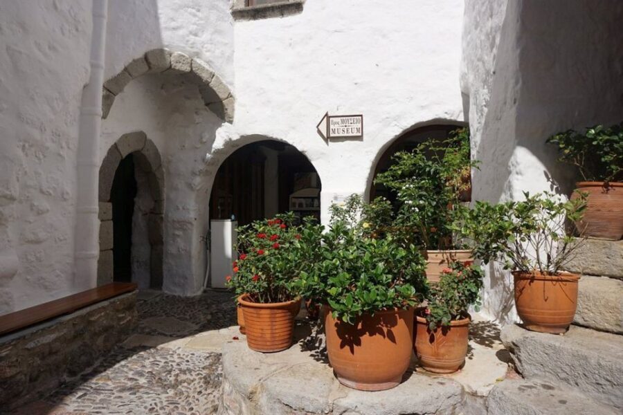 Guided Tour Patmos to Explore the most Religious Highlights