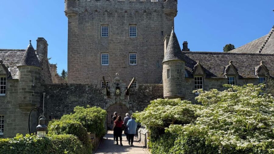 Inverness: Full-Day Guided Tour with Highland Castle