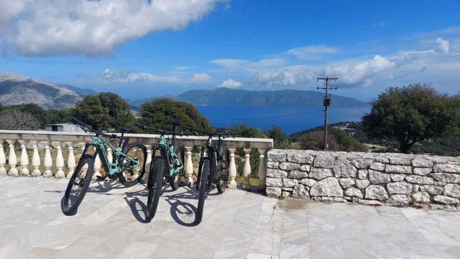 Kefalonia: Guided E-Bike Tour with Caves Visit