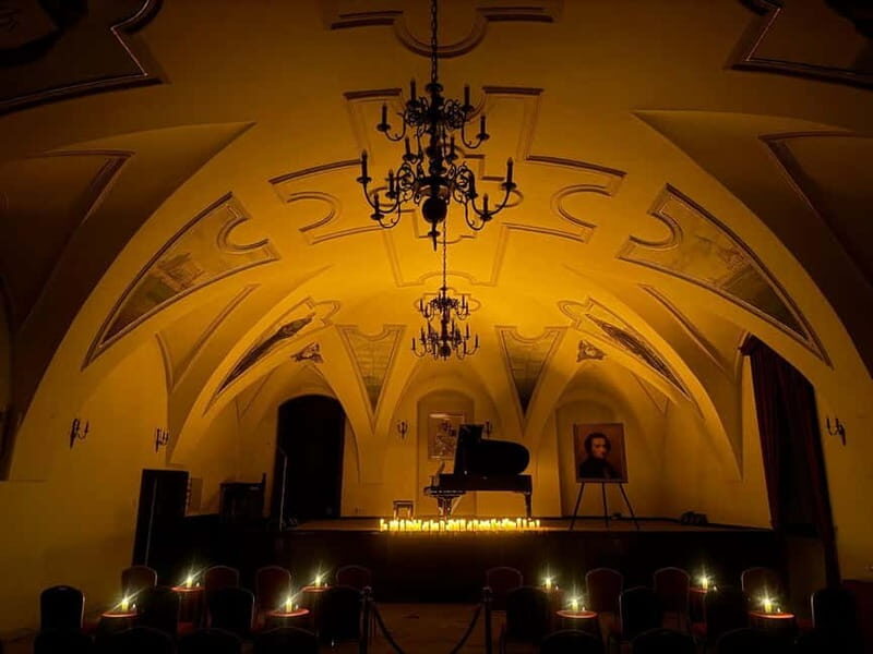 Krakow: Piano Trio Chopin & Friends Concert VIP with Wine