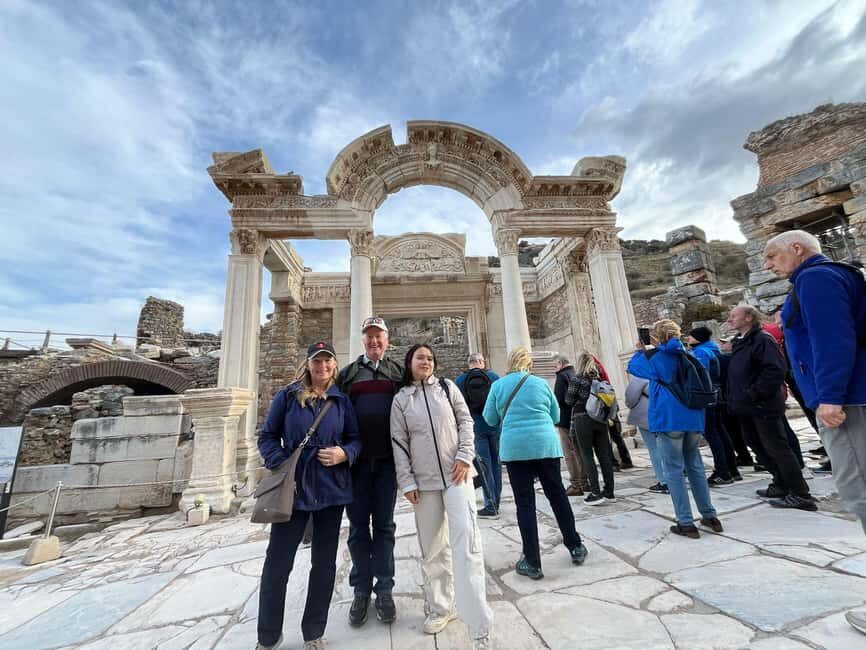 Kusadasi: Ephesus, Pottery Painting & Wine Tour from Port