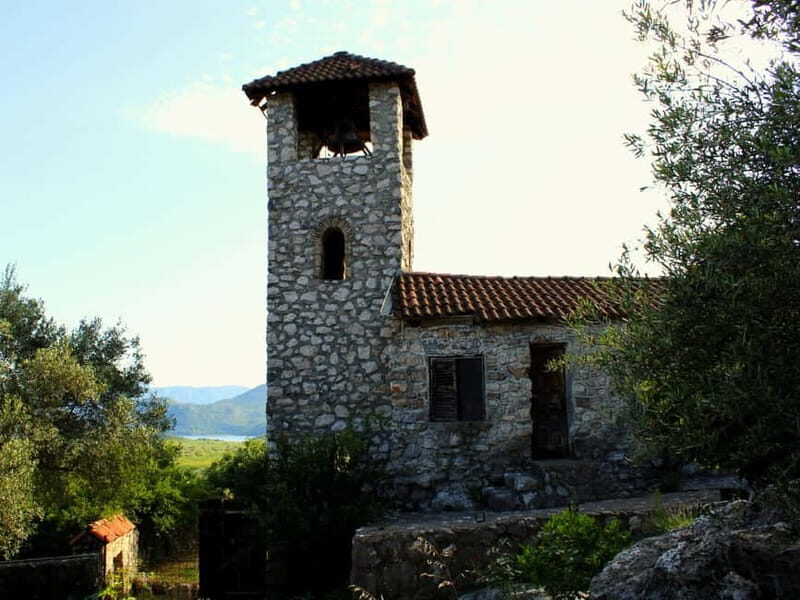 Lake Skadar: Guided Panoramic Boat Tour to Kom Monastery