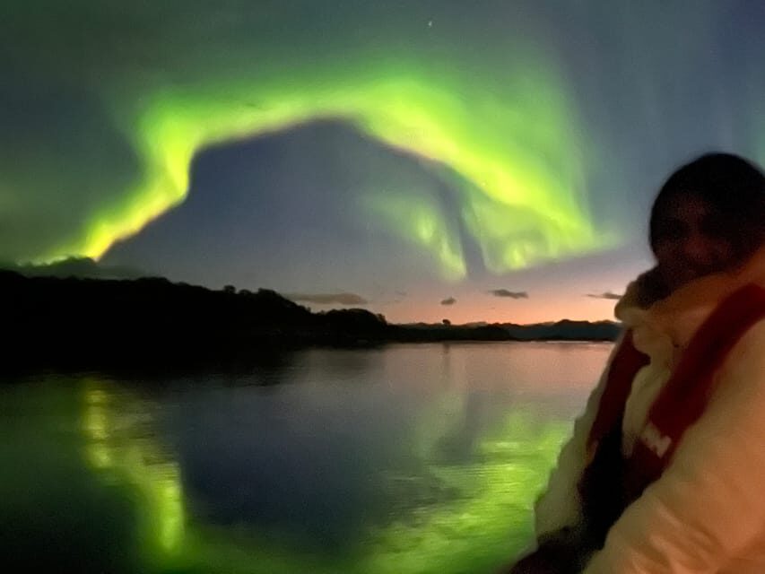 Late night sailing with northern light chase