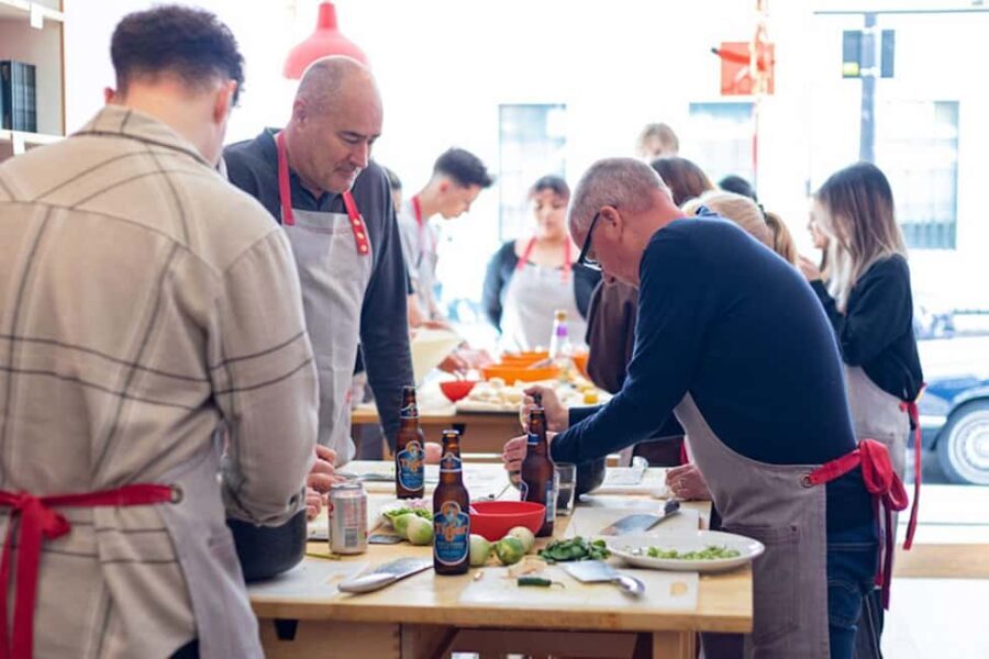 London: Vegetarian Chinese Cooking Class with Wine