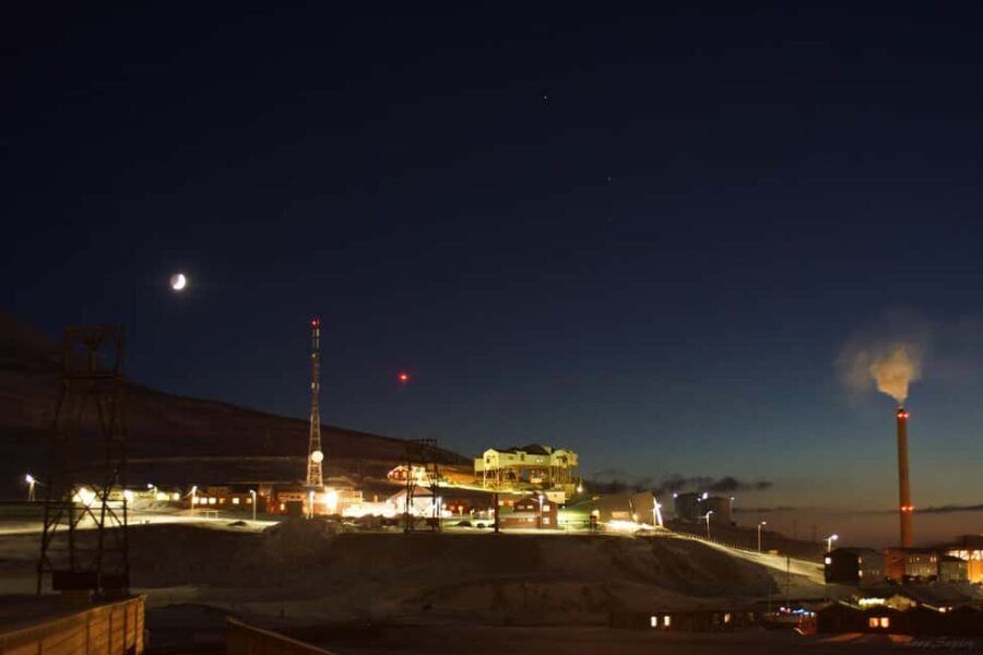 Longyearbyen: Polar Night Arctic Ocean Swim & Sauna