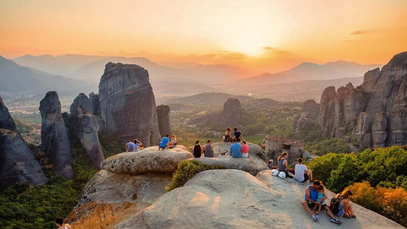 Meteora: Sunset Small Size Tour with Monasteries & Caves